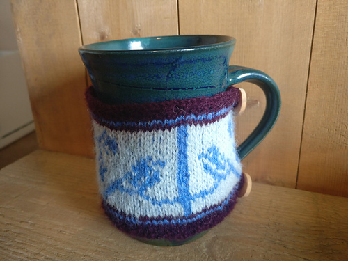 Ravelry: Blue Birds Mug Warmer pattern by Munro Sisters3