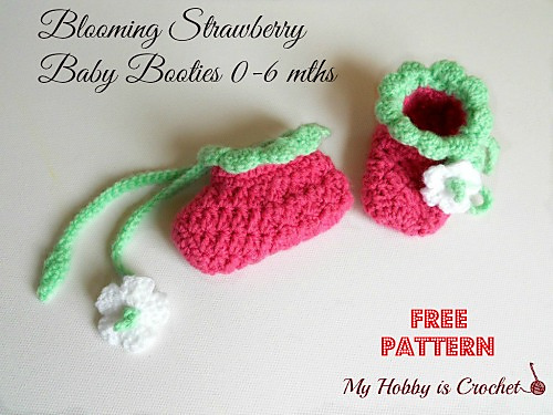 Ravelry: Blooming Berry Baby Booties pattern by Kinga Erdem