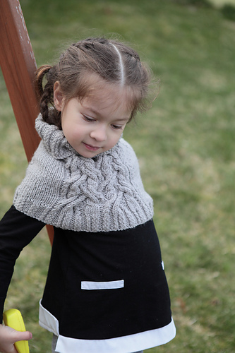 Ravelry: Victorian Cowl pattern by Myla Vayner