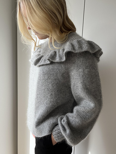 Ravelry: CHUNKY FRILL ME pattern by NORgardknitters