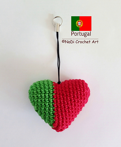 Ravelry: Portugal flag 3-D heart. keychain pattern by Nadi Steiner