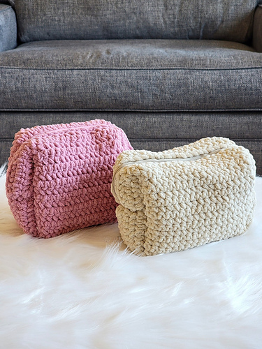 Ravelry: Makeup Bag pattern by CrochetDreamz