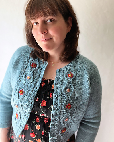 Ravelry: Nadia pattern by Nadia Crétin-Léchenne