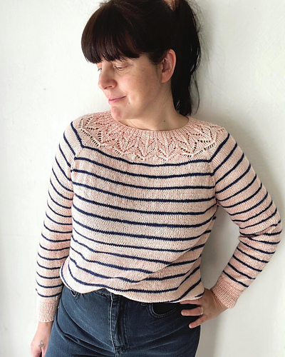 Ravelry: Lorette pattern by Nadia Crétin-Léchenne