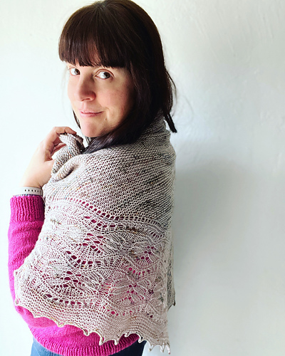 Ravelry: Feyre pattern by Nadia Crétin-Léchenne