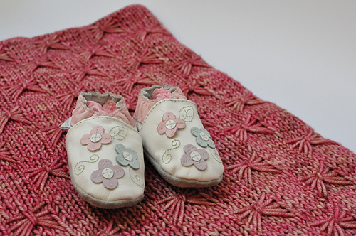 Ravelry: Roshana Baby Blanket pattern by Nadia Boucher