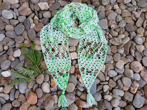 Designer: Natalia_Yarncraft | Fasten Off Yarn-a-Long