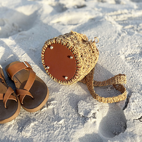 Ravelry: Boho Raffia Bucket Bag pattern by Natalie Lviv