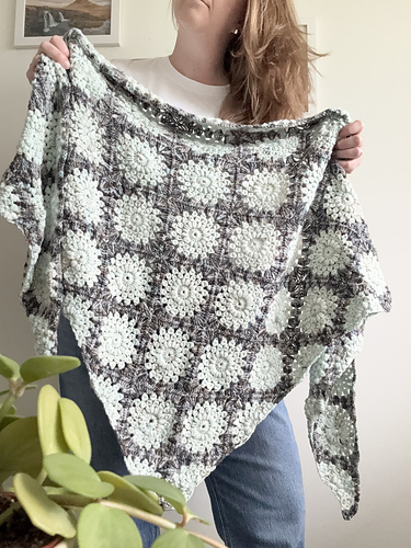 Ravelry: Island Time Shawl pattern by Mallory Krall
