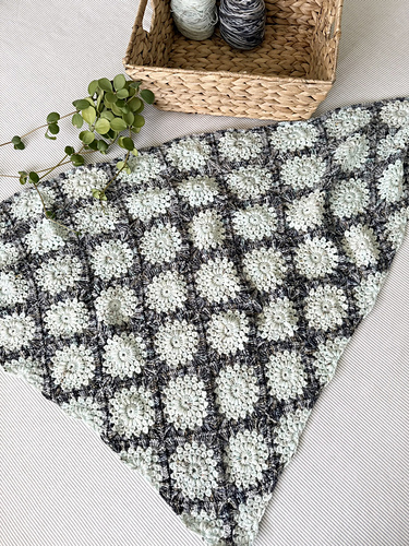 Ravelry: Island Time Shawl pattern by Mallory Krall