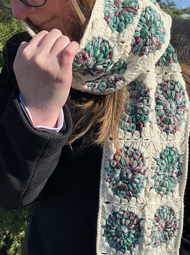 Ravelry: Basic Sunburst Scarf pattern by Mallory Krall