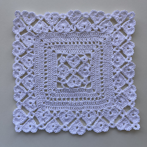 Ravelry: Noughts and Hearts Doily pattern by Lisa Hounshell