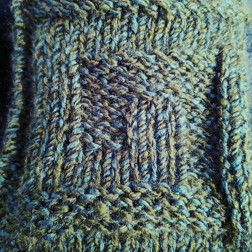 Ravelry: Meander Border Throw Blanket pattern by Nebula Ersatz