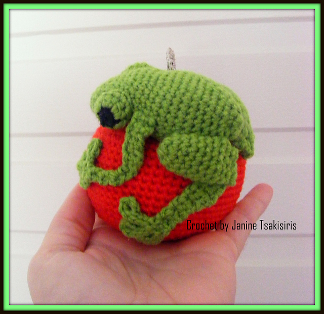 Ravelry: Christmas Critter Green Tree Frog pattern by Janine Tsakisiris