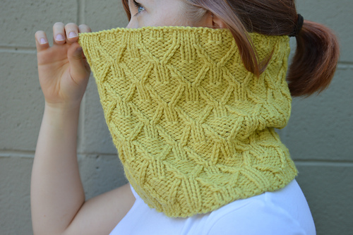 Ravelry: Goyard Cowl pattern by NellKnits