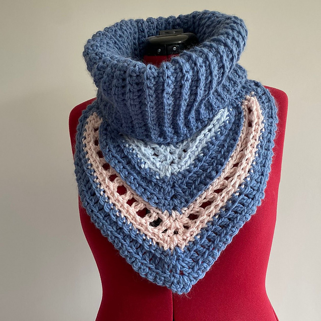 Ravelry: Trifecta Cowl pattern by Nensi Gogolak