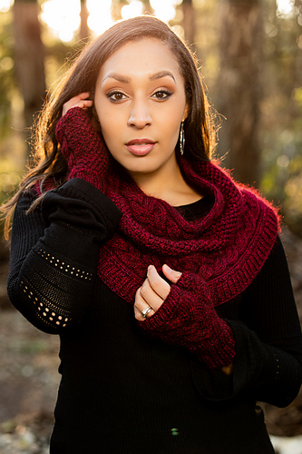Ravelry: Indira Mitts pattern by Vanessa Smith