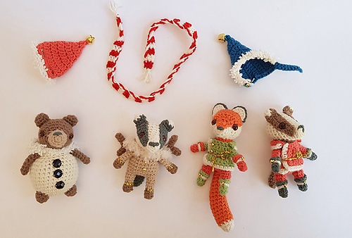 Ravelry: Tiny Christmas Dinner Party pattern by Projectarian