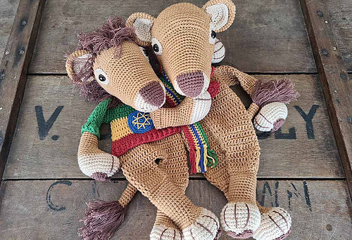 Ravelry: Melly Teddy Ragdoll Faiso & Mercy Lion pattern by Melanie Grobler