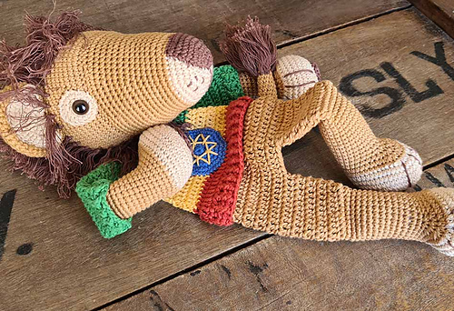 Ravelry: Melly Teddy Ragdoll Faiso & Mercy Lion pattern by Melanie Grobler