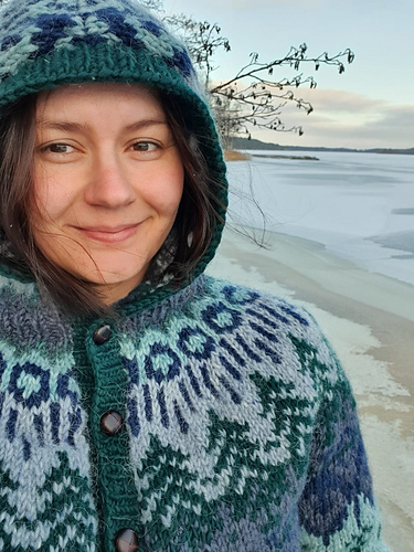 Ravelry: Pakkasromola pattern by Laura Pajula and Liisa Saarenmaa