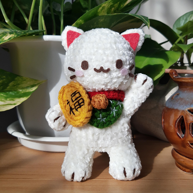Ravelry: Lucky Cat Amigurumi pattern by Danielle Lu