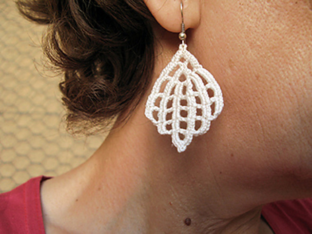Ravelry: Mesh Dangle Earrings pattern by Nez jewelry