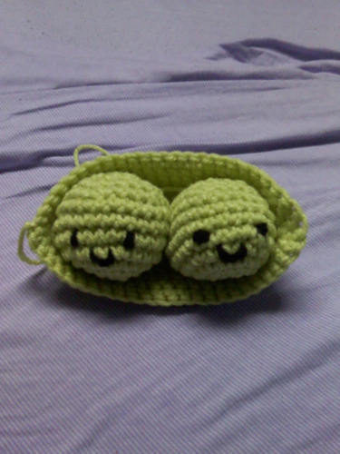 Ravelry: Two Peas in a Pod pattern by Tracie Barrett