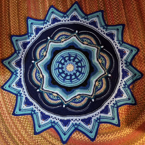 Ravelry: Suna Mandara pattern by Nickie Chapin