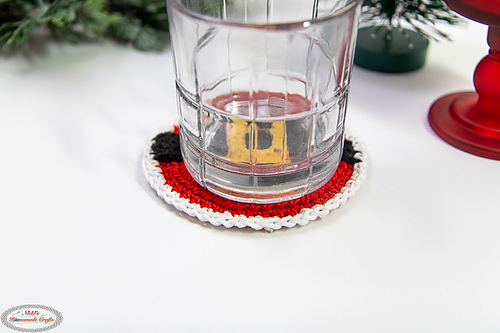 Ravelry: Santa Belt Coaster pattern by Nicole Riley