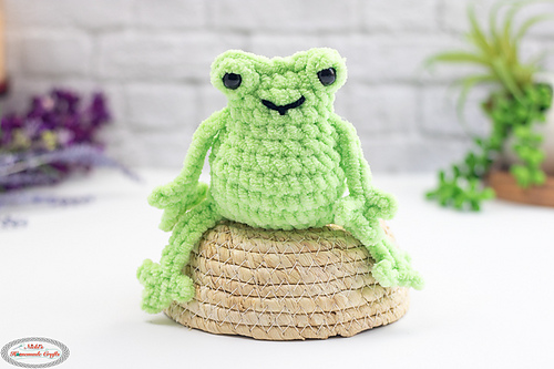 Ravelry: Leggy Froggy pattern by Nicole Riley