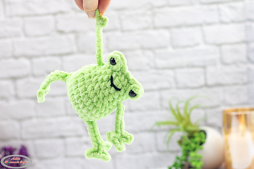 Ravelry: Leggy Froggy pattern by Nicole Riley