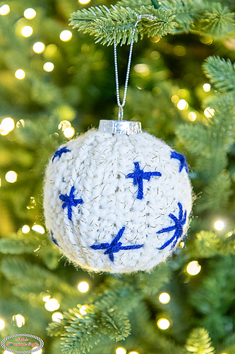 Ravelry: Sparkle Stars Bauble pattern by Nicole Riley