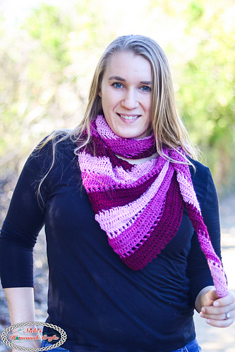 Ravelry: Easy Boomerang Scarf pattern by Nicole Riley