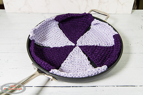 Ravelry: Pinwheel Pan Protectors pattern by Nicole Riley
