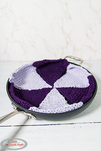 Ravelry: Pinwheel Pan Protectors pattern by Nicole Riley