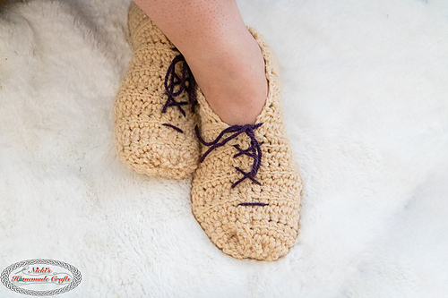 Ravelry: Easy Slippers with Shoe Laces pattern by Nicole Riley