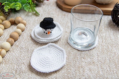 Ravelry: Snowman Coaster Stack pattern by Nicole Riley