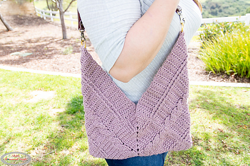 Ravelry: 3 Squares Cable Bag pattern by Nicole Riley