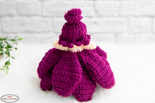 Ravelry: Reversible Flower Doll pattern by Nicole Riley