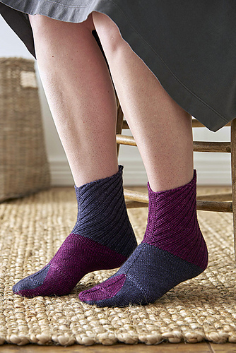 Ravelry: Square Socks pattern by Nicola Susen