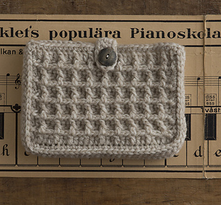 Ravelry: I. Mini Pouch - Waffle Stitch pattern by Yoko Imamura (今村曜子)