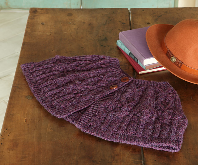 Ravelry: Round-yoke Aran Cape pattern by Mayumi Kawai (河合真弓)