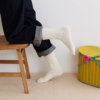 Ravelry: p.08 Ribbed Back Socks pattern by Yuko Suzuki (鈴木 裕子)