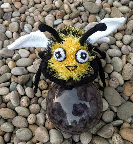 Ravelry: Boris the Bumble Bee pattern by Nicola Riley