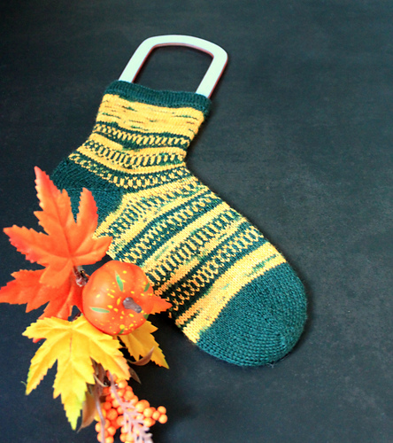 Ravelry: Pumpkin Patch Socks pattern by Nocte Knits