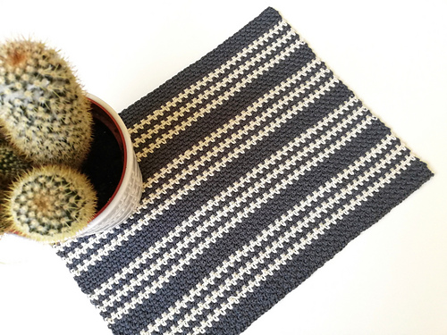 Ravelry: Moss stitch table mat pattern by Ieva Linkeviciute