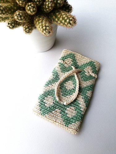 Ravelry: Mini green diamond bag pattern by Ieva Linkeviciute
