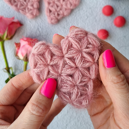 Ravelry: Jasmine Heart pattern by Makalani Sæther
