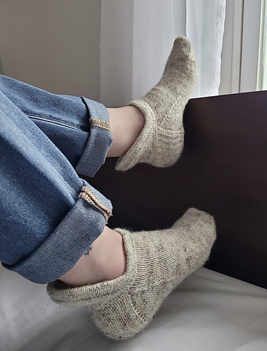 Ravelry: Pierogi Slipper Socks pattern by Sarah Jordan